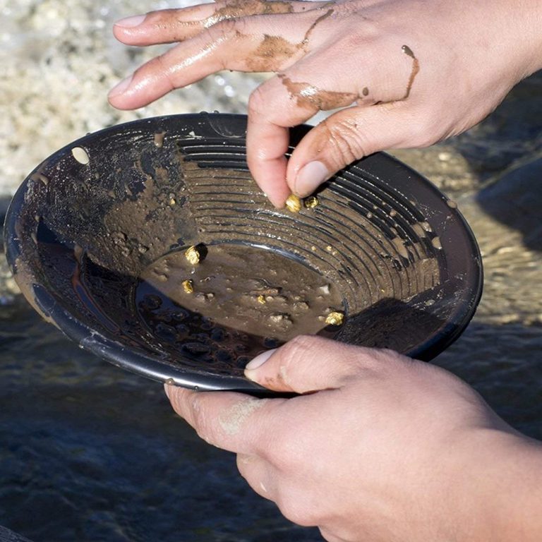 What Gold Pan is Best for Panning?